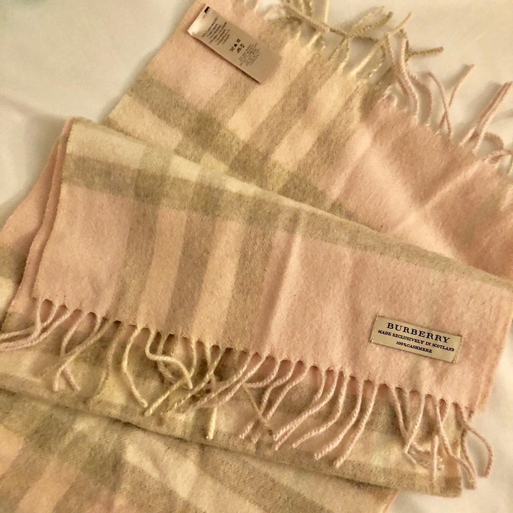 Authentic Burberry Light Pink Cashmere Scarf - Gem